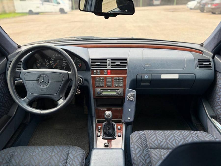 Mercedes-Benz C 180 1995 Narva, ar dzinēja tilpumu 1.80 L un nobraukumu 185 tūkst. km par 990 €, foto 6 vietnē AUTOMOTO.COM.LV