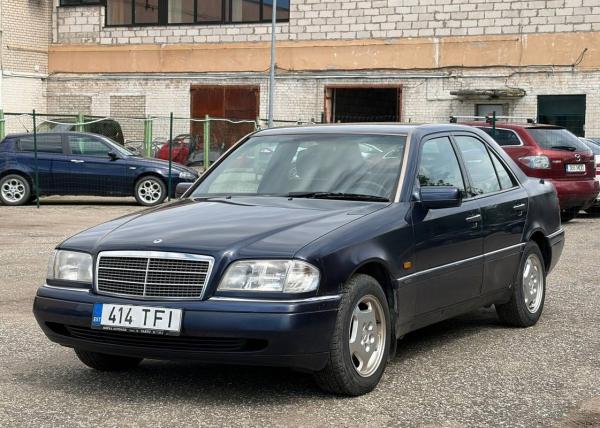 Mercedes-Benz C 180 1995 in Narva, with an engine capacity of 1.80 L and mileage of 185 thousand km for 990 €, photo 10 on AUTOMOTO.COM.LV