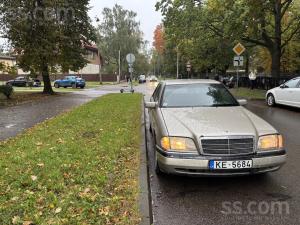 Mercedes-Benz C 180 1996 in Riga, with an engine capacity of 1.80 L and mileage of 255 thousand km for 760 €, photo  on AUTOMOTO.COM.LV