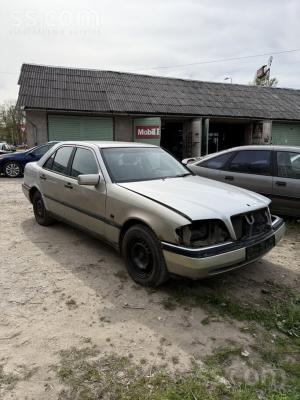 Мерседес Ц 180 1996 в Кулдига, объемом двигателя 1.80 л и пробегом 270 тыс. км за 350 €, фото  на AUTOMOTO.COM.LV