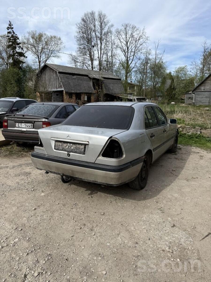 Мерседес Ц 180 1996 в Кулдига, объемом двигателя 1.80 л и пробегом 270 тыс. км за 350 €, фото 3 на AUTOMOTO.COM.LV