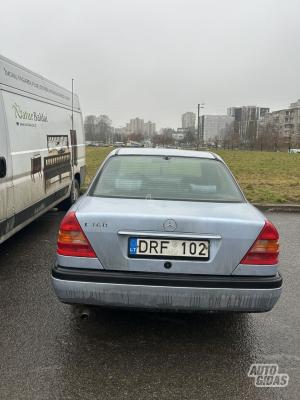 Mercedes-Benz C 180 1997 in Vilnius, with an engine capacity of 1.80 L and mileage of 300 thousand km for 550 €, photo 3 on AUTOMOTO.COM.LV