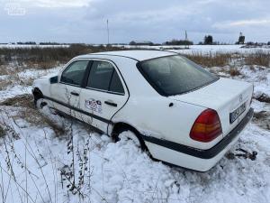 Mercedes-Benz C 180 1997 in Vilnius, with an engine capacity of 1.80 L and mileage of 130 thousand km for 500 €, photo 2 on AUTOMOTO.COM.LV