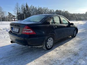Mercedes-Benz C 180 2001 Molėtai, ar dzinēja tilpumu 1.80 L un nobraukumu 191 tūkst. km par 1150 €, foto 3 vietnē AUTOMOTO.COM.LV