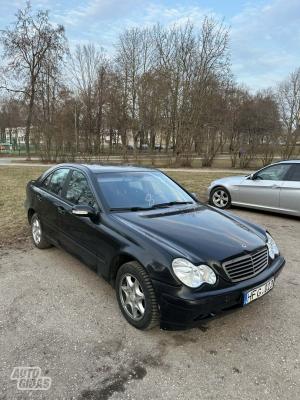 Mercedes-Benz C 180 2001 Alīta, ar dzinēja tilpumu 1.80 L un nobraukumu 320 tūkst. km par 390 €, foto 2 vietnē AUTOMOTO.COM.LV