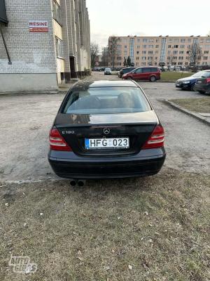 Mercedes-Benz C 180 2001 Alīta, ar dzinēja tilpumu 1.80 L un nobraukumu 320 tūkst. km par 390 €, foto 3 vietnē AUTOMOTO.COM.LV