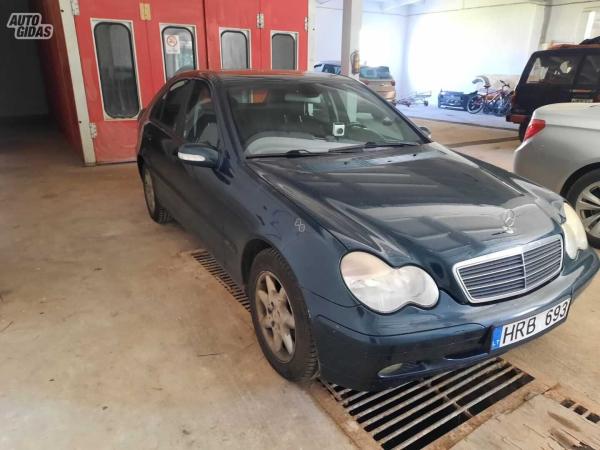 Mercedes-Benz C 180 2002 Radviliškis, ar dzinēja tilpumu 2.00 L un nobraukumu 220 tūkst. km par 500 €, foto 2 vietnē AUTOMOTO.COM.LV