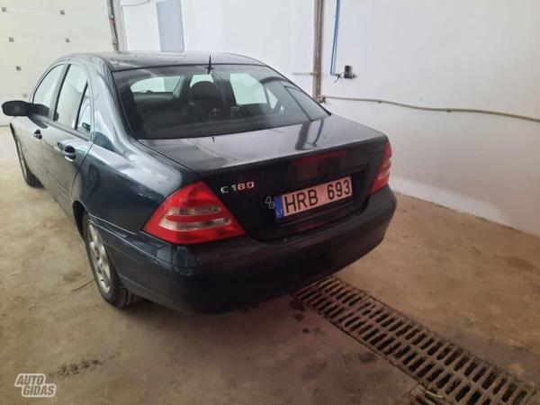 Mercedes-Benz C 180 2002 Radviliškis, ar dzinēja tilpumu 2.00 L un nobraukumu 220 tūkst. km par 500 €, foto 4 vietnē AUTOMOTO.COM.LV