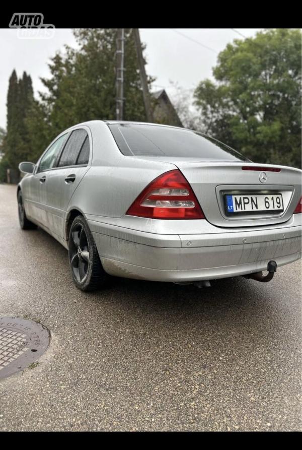 Мерседес Ц 180 2002 в Вильнюс, объемом двигателя 1.80 л и пробегом 216 тыс. км за 1400 €, фото 4 на AUTOMOTO.COM.LV