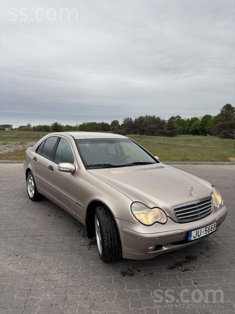 Mercedes-Benz C 180 2003 Liepāja, ar dzinēja tilpumu 1.80 L un nobraukumu 213 tūkst. km par 1800 €, foto 1 vietnē AUTOMOTO.COM.LV
