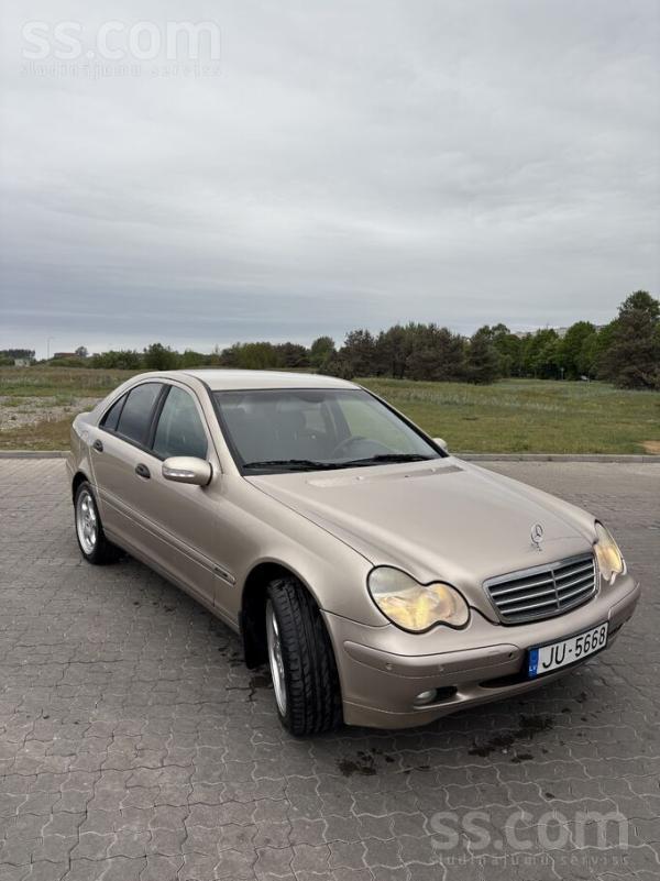 Mercedes-Benz C 180 2003 in Liepaja, with an engine capacity of 1.80 L and mileage of 213 thousand km for 1800 €, photo 1 on AUTOMOTO.COM.LV