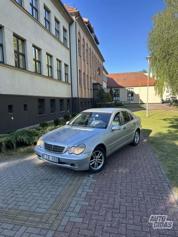 Mercedes-Benz C 180 2003 in Silute, with an engine capacity of 1.80 L and mileage of 265 thousand km for 2000 €, photo 4 on AUTOMOTO.COM.LV