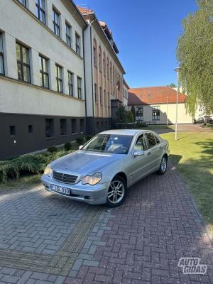 Mercedes-Benz C 180 2003 in Silute, with an engine capacity of 1.80 L and mileage of 265 thousand km for 2000 €, photo 5 on AUTOMOTO.COM.LV