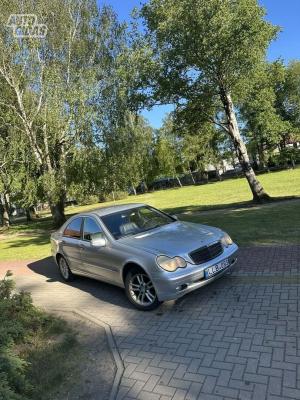 Mercedes-Benz C 180 2003 in Silute, with an engine capacity of 1.80 L and mileage of 265 thousand km for 2000 €, photo 4 on AUTOMOTO.COM.LV