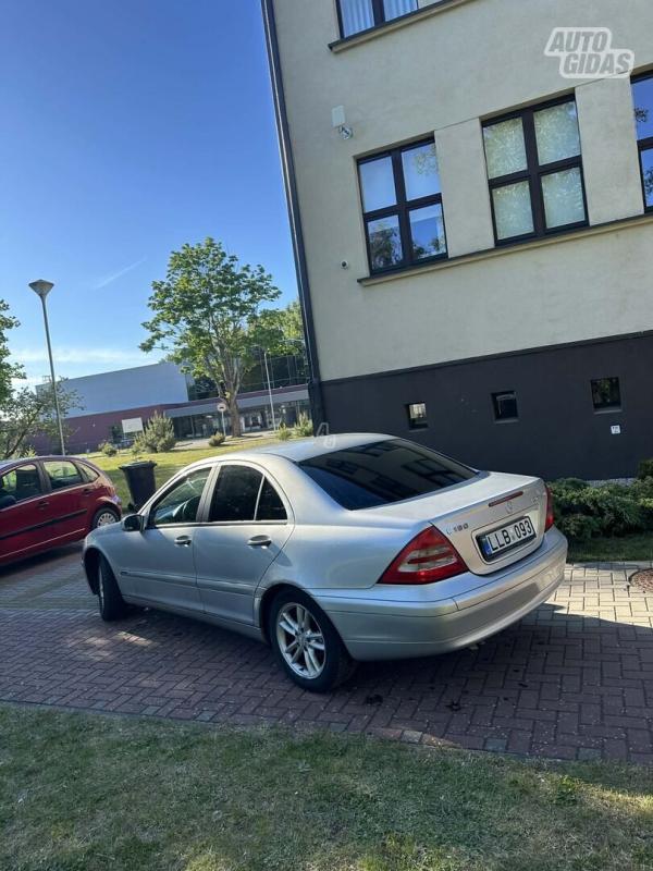Mercedes-Benz C 180 2003 Šilutė, ar dzinēja tilpumu 1.80 L un nobraukumu 265 tūkst. km par 1800 €, foto 2 vietnē AUTOMOTO.COM.LV