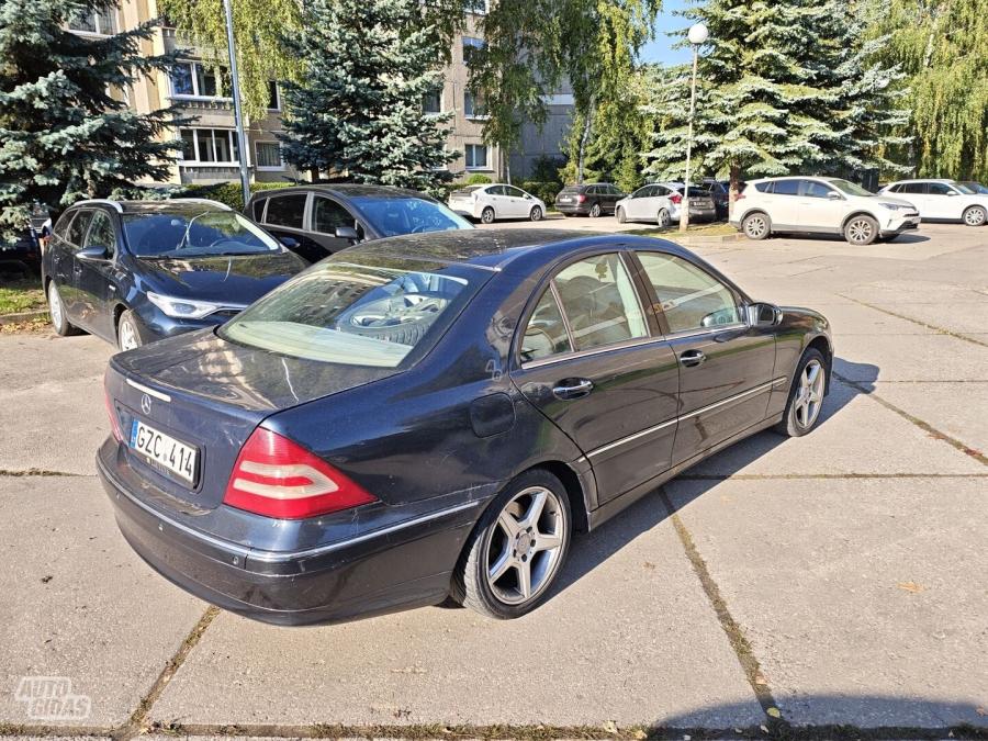 Мерседес Ц 180 2004 в Каунас, объемом двигателя 1.80 л и пробегом 420 тыс. км за 928 €, фото 4 на AUTOMOTO.COM.LV