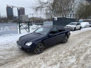 Mercedes-Benz C 180 2005 in Vilnius, with an engine capacity of 1.80 L and mileage of 235 thousand km for 1390 €, photo  on AUTOMOTO.COM.LV