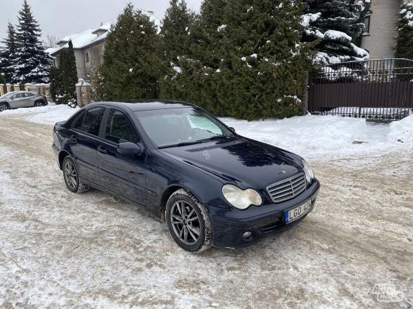 Mercedes-Benz C 180 2005 Viļņa, ar dzinēja tilpumu 1.80 L un nobraukumu 235 tūkst. km par 1390 €, foto 4 vietnē AUTOMOTO.COM.LV