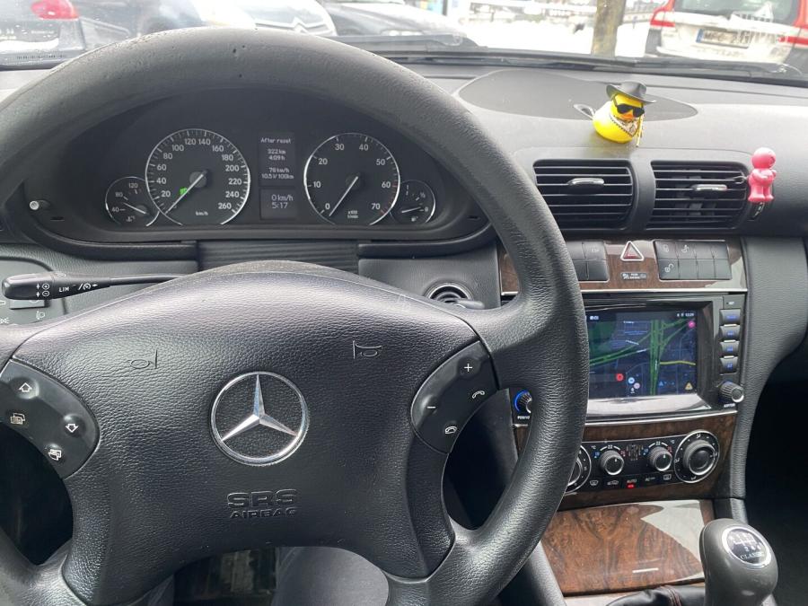 Mercedes-Benz C 180 2005 Viļņa, ar dzinēja tilpumu 1.80 L un nobraukumu 235 tūkst. km par 1390 €, foto 6 vietnē AUTOMOTO.COM.LV