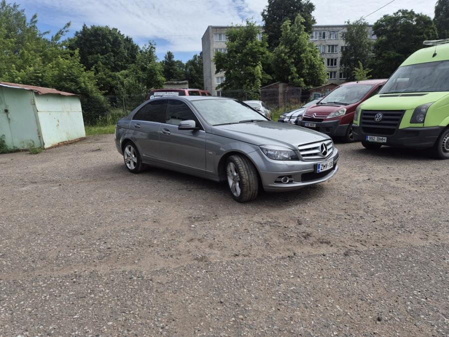 Mercedes-Benz C 180 2010 Narva, ar dzinēja tilpumu 1.80 L un nobraukumu 168 tūkst. km par 7000 €, foto 12 vietnē AUTOMOTO.COM.LV