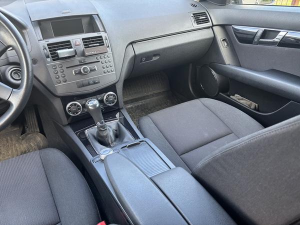 Mercedes-Benz C 180 2010 in Johvi, with an engine capacity of 1.80 L and mileage of 229 thousand km for 3999 €, photo 7 on AUTOMOTO.COM.LV