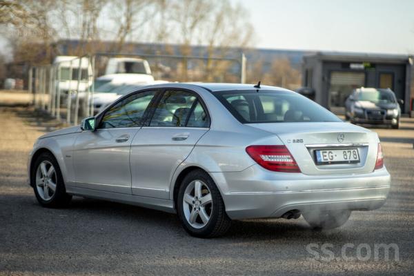 Mercedes-Benz C 180 2011 in Liepaja, with an engine capacity of 1.80 L and mileage of 194 thousand km for 6900 €, photo 2 on AUTOMOTO.COM.LV