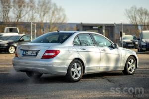 Mercedes-Benz C 180 2011 Liepāja, ar dzinēja tilpumu 1.80 L un nobraukumu 194 tūkst. km par 6900 €, foto 3 vietnē AUTOMOTO.COM.LV