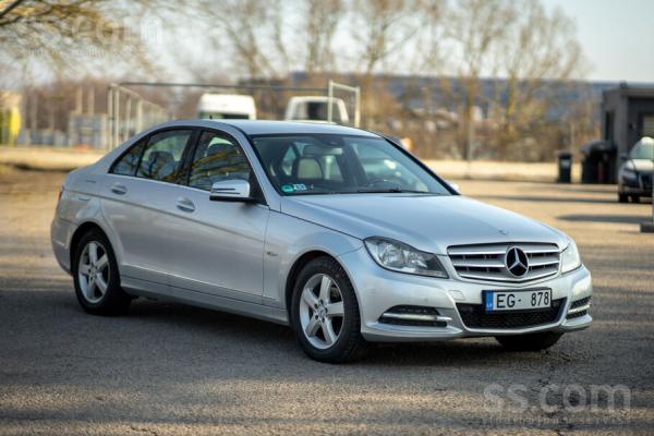 Mercedes-Benz C 180 2011 in Liepaja, with an engine capacity of 1.80 L and mileage of 194 thousand km for 6900 €, photo 4 on AUTOMOTO.COM.LV
