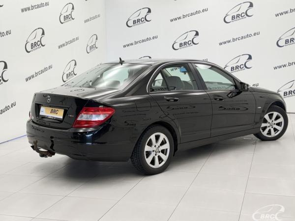 Mercedes-Benz C 180 2011 Viļņa, ar dzinēja tilpumu 1.80 L un nobraukumu 294 tūkst. km par 4500 €, foto 2 vietnē AUTOMOTO.COM.LV