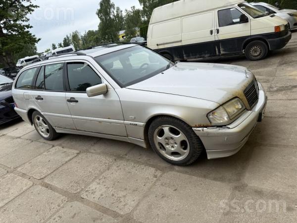 Мерседес Ц 180 1998 в Айзкраукле, объемом двигателя 1.80 л и пробегом 448 тыс. км за 800 €, фото 2 на AUTOMOTO.COM.LV