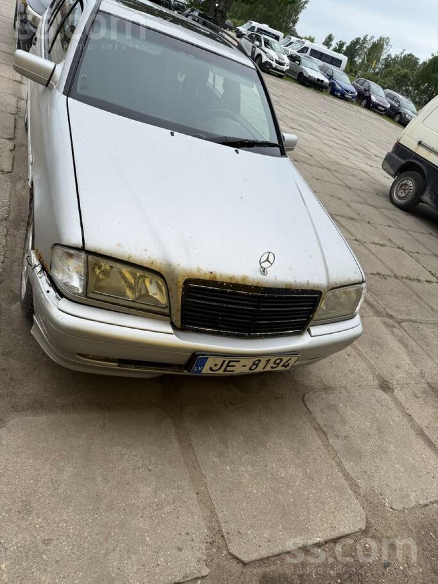 Mercedes-Benz C 180 1998 Aizkraukle, ar dzinēja tilpumu 1.80 L un nobraukumu 448 tūkst. km par 800 €, foto 8 vietnē AUTOMOTO.COM.LV