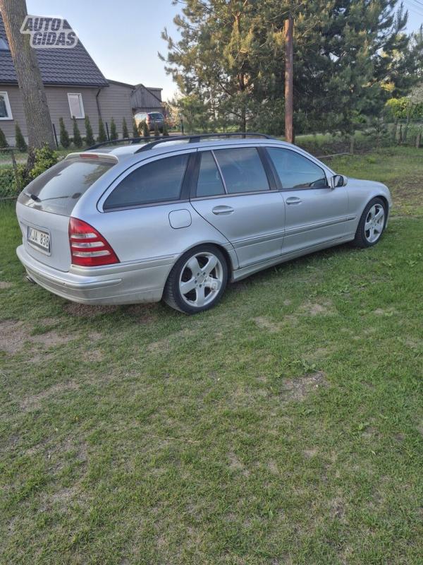 Mercedes-Benz C 180 2003 in Ariogala, with an engine capacity of 1.80 L and mileage of 275 thousand km for 1000 €, photo 4 on AUTOMOTO.COM.LV