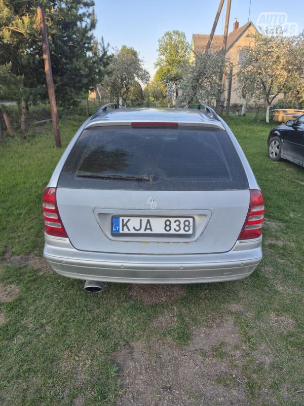 Mercedes-Benz C 180 2003 in Ariogala, with an engine capacity of 1.80 L and mileage of 275 thousand km for 1000 €, photo 5 on AUTOMOTO.COM.LV