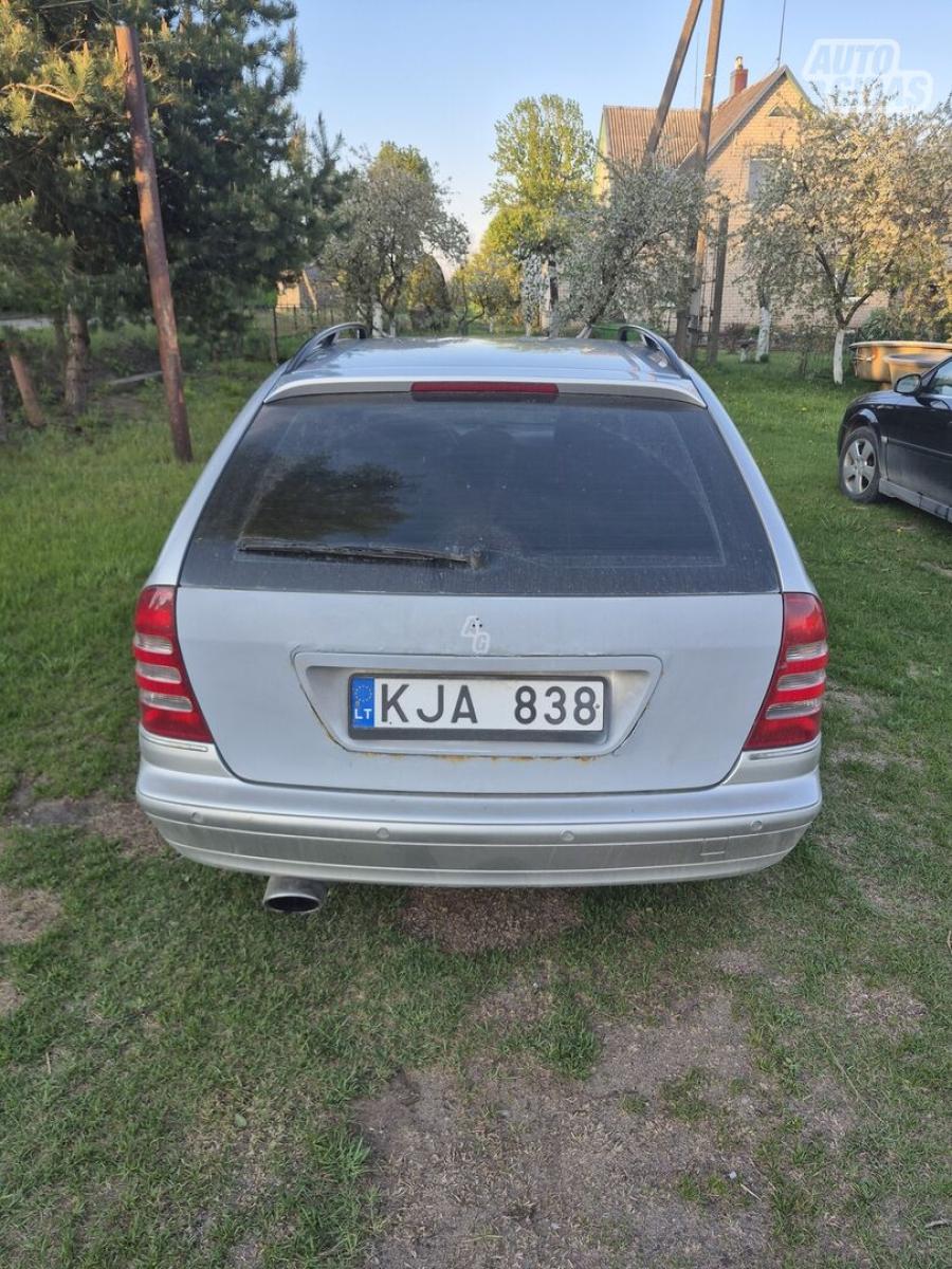 Mercedes-Benz C 180 2003 in Ariogala, with an engine capacity of 1.80 L and mileage of 275 thousand km for 1000 €, photo 6 on AUTOMOTO.COM.LV