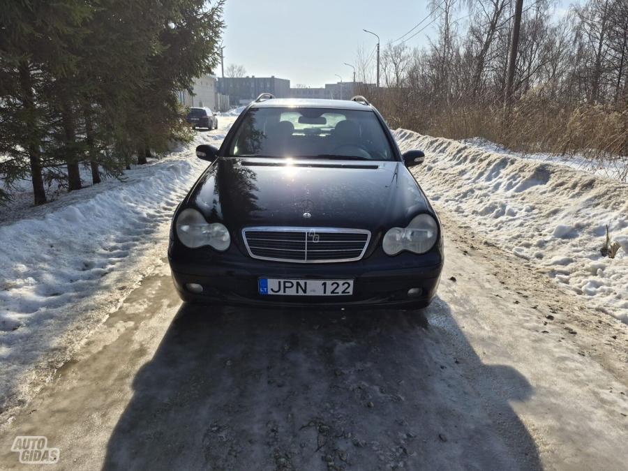 Mercedes-Benz C 180 2004 Šauļi, ar dzinēja tilpumu 1.80 L un nobraukumu 300 tūkst. km par 550 €, foto 2 vietnē AUTOMOTO.COM.LV