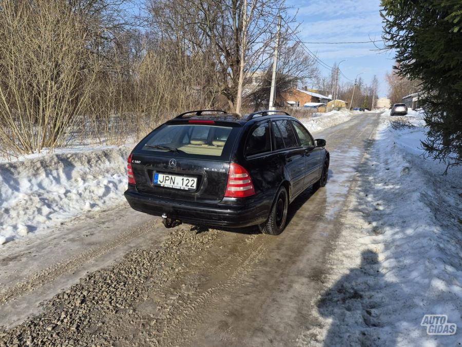 Mercedes-Benz C 180 2004 Šauļi, ar dzinēja tilpumu 1.80 L un nobraukumu 300 tūkst. km par 550 €, foto 4 vietnē AUTOMOTO.COM.LV