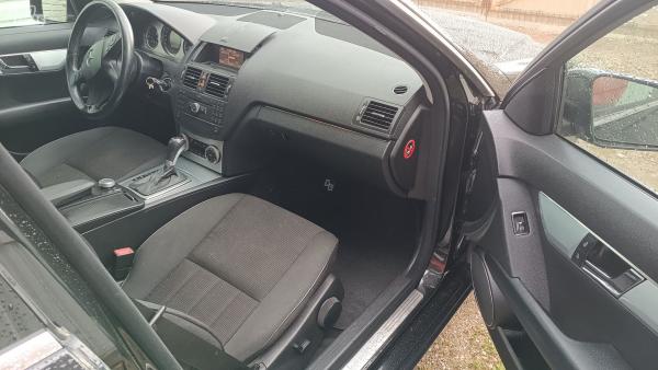 Mercedes-Benz C 180 2009 Kauņa, ar dzinēja tilpumu 1.80 L un nobraukumu 304 tūkst. km par 3750 €, foto 8 vietnē AUTOMOTO.COM.LV