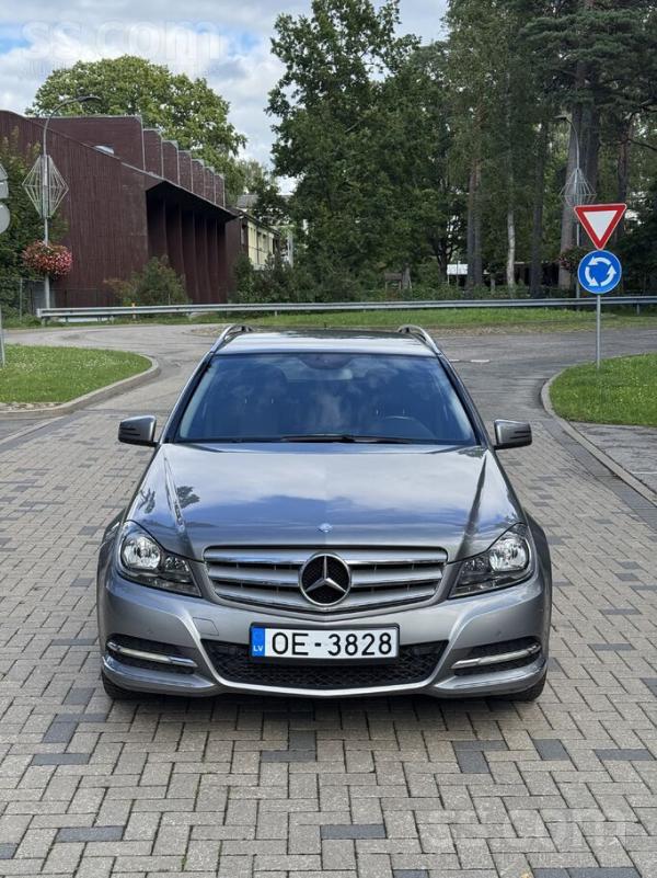 Mercedes-Benz C 180 2011 in Ogre, with an engine capacity of 2.20 L and mileage of 268 thousand km for 5750 €, photo 3 on AUTOMOTO.COM.LV