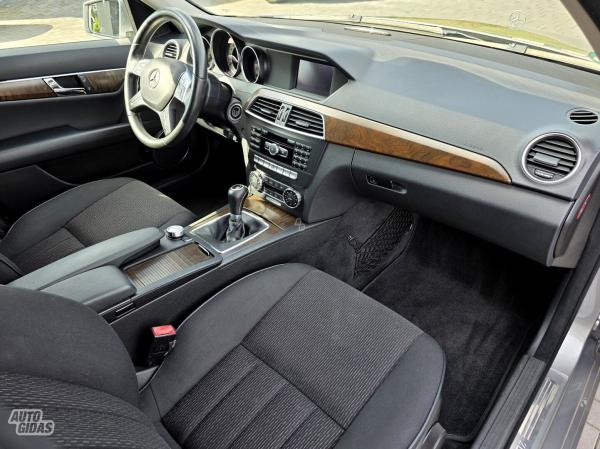 Mercedes-Benz C 180 2012 in Druskininkai, with an engine capacity of 1.60 L and mileage of 204 thousand km for 5450 €, photo 6 on AUTOMOTO.COM.LV