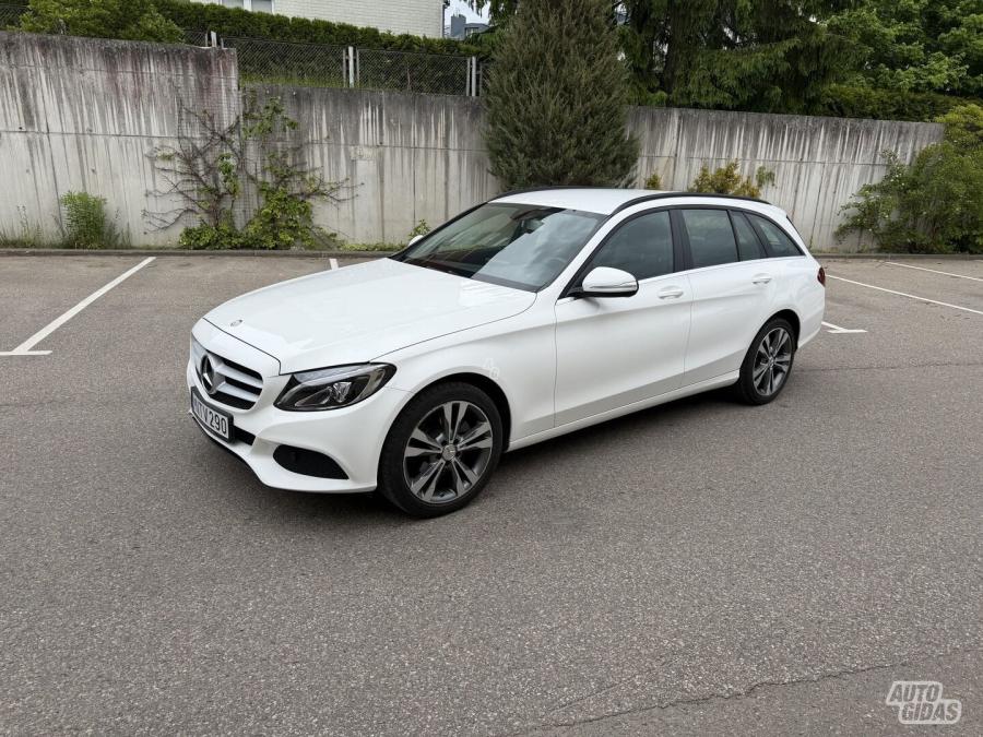Mercedes-Benz C 180 2014 Viļņa, ar dzinēja tilpumu 1.60 L un nobraukumu 137 tūkst. km par 12000 €, foto 3 vietnē AUTOMOTO.COM.LV