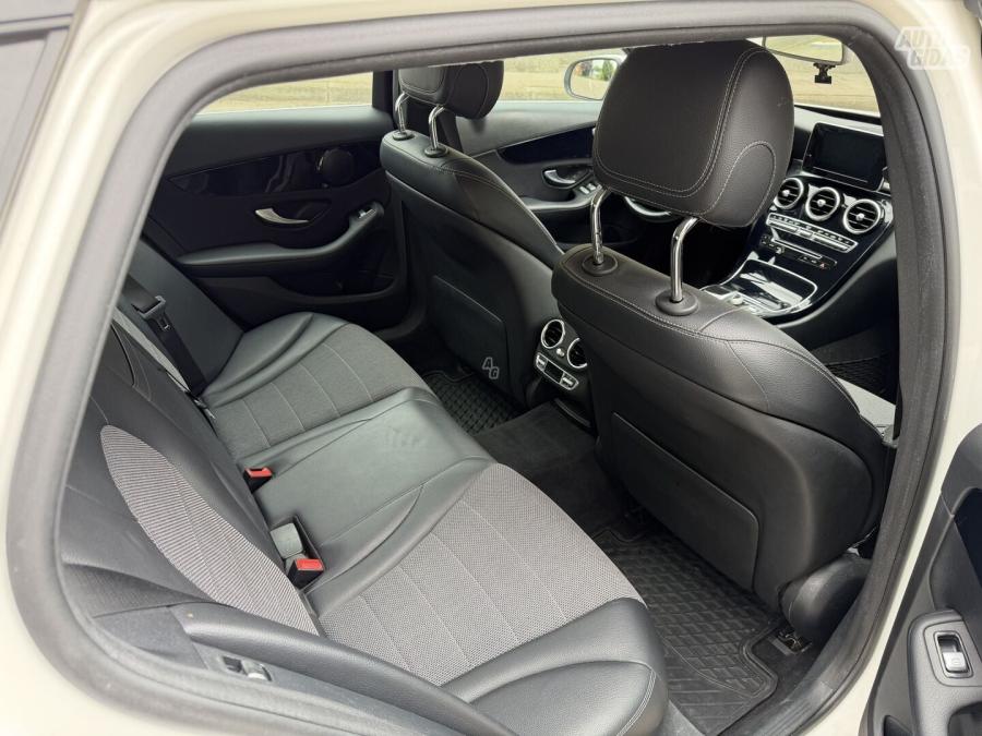 Mercedes-Benz C 180 2014 Viļņa, ar dzinēja tilpumu 1.60 L un nobraukumu 137 tūkst. km par 12000 €, foto 7 vietnē AUTOMOTO.COM.LV