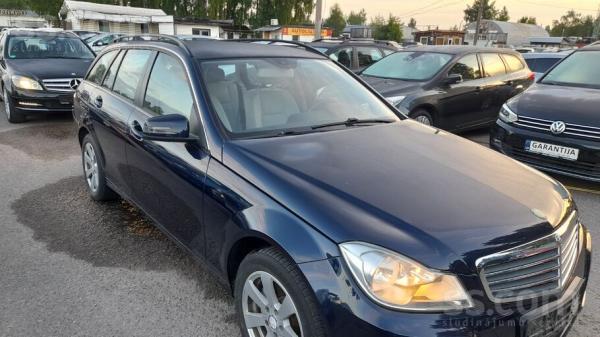 Violets Mercedes-Benz C 180 2013 Rīga, ar dzinēja tilpumu 2.20 L un nobraukumu 200 tūkst. km par 9000 €, foto 5 vietnē AUTOMOTO.COM.LV