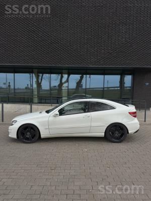 Balts Mercedes-Benz C 180 2008 Daugavpils, ar dzinēja tilpumu 1.80 L un nobraukumu 191 tūkst. km par 5500 €, foto  vietnē AUTOMOTO.COM.LV