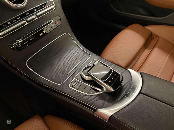 Balts Mercedes-Benz C 180 2017 Marijampole, ar dzinēja tilpumu 1.60 L un nobraukumu 190 tūkst. km par 19750 €, foto 4 vietnē AUTOMOTO.COM.LV