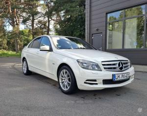 White Mercedes-Benz C 180 2010 in Utena, with an engine capacity of 1.80 L and mileage of 197 thousand km for 5600 €, photo 3 on AUTOMOTO.COM.LV