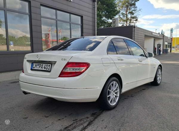 Balts Mercedes-Benz C 180 2010 Utena, ar dzinēja tilpumu 1.80 L un nobraukumu 197 tūkst. km par 5600 €, foto 4 vietnē AUTOMOTO.COM.LV
