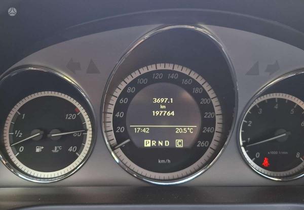 Balts Mercedes-Benz C 180 2010 Utena, ar dzinēja tilpumu 1.80 L un nobraukumu 197 tūkst. km par 5600 €, foto 6 vietnē AUTOMOTO.COM.LV