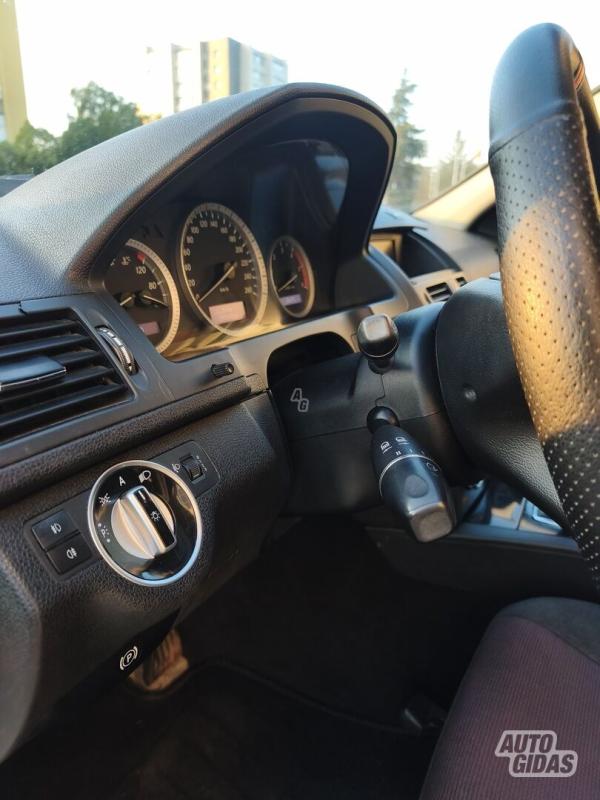 White Mercedes-Benz C 180 2010 in Alytus, with an engine capacity of 2.10 L and mileage of 398 thousand km for 4700 €, photo 10 on AUTOMOTO.COM.LV
