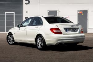 White Mercedes-Benz C 180 2011 in Tallinn, with an engine capacity of 2.10 L and mileage of 287 thousand km for 7290 €, photo 4 on AUTOMOTO.COM.LV