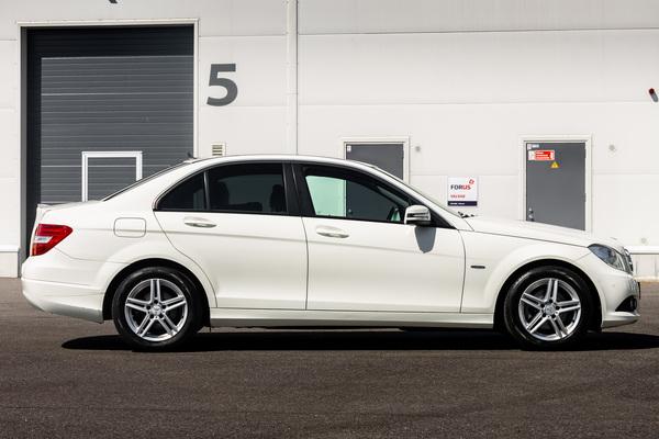 Balts Mercedes-Benz C 180 2011 Tallina, ar dzinēja tilpumu 2.10 L un nobraukumu 287 tūkst. km par 7290 €, foto 5 vietnē AUTOMOTO.COM.LV